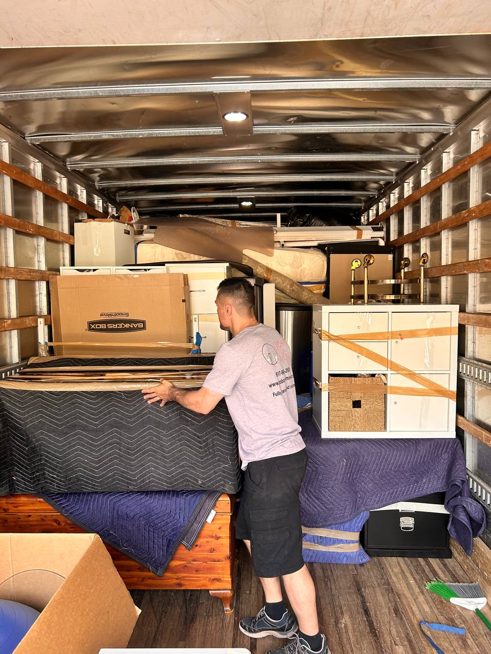 Professional Movers from Seattle to Orlando, Florida